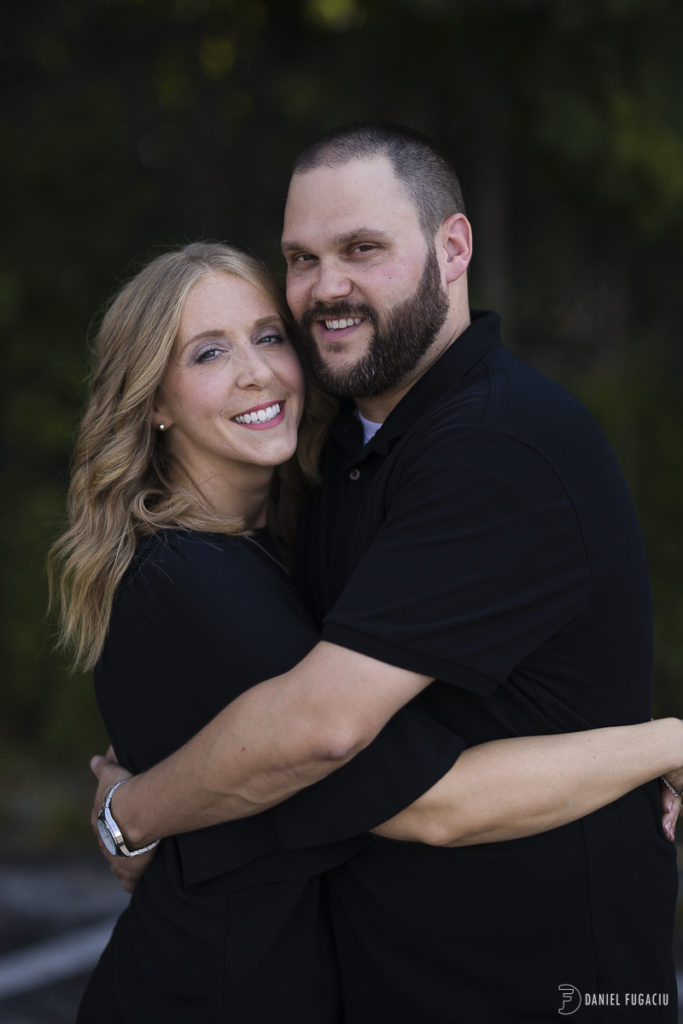 Alyssa, David and Kent do Bridgeport Brew Pub - Engagement